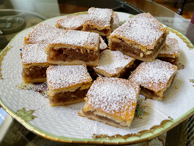 A Hungarian Apple Square is all I need! - indulge with ildi